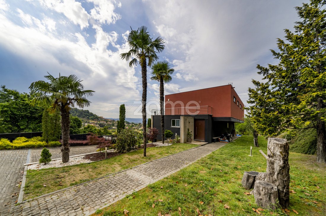 Braga House In Santa Lucrécia De Algeriz, Braga, Portugal For Sale ...