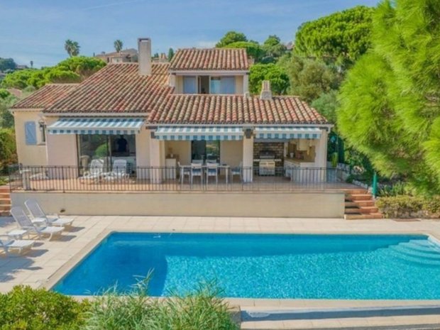 Luxury oceanfront villas for sale in Ste Maxime, Provence-Alpes-Côte d ...