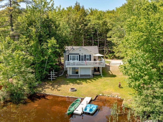 Luxury waterfront homes for sale in Middleton, New Hampshire | JamesEdition