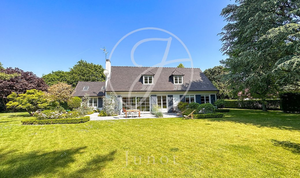 House In Bondues, Hauts De France, France For Sale (12913891)