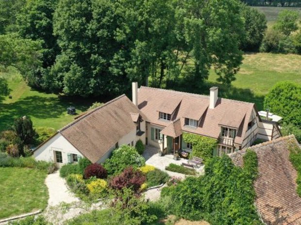 Luxury homes for sale in Sury-près-Léré, Centre-Val de Loire, France ...