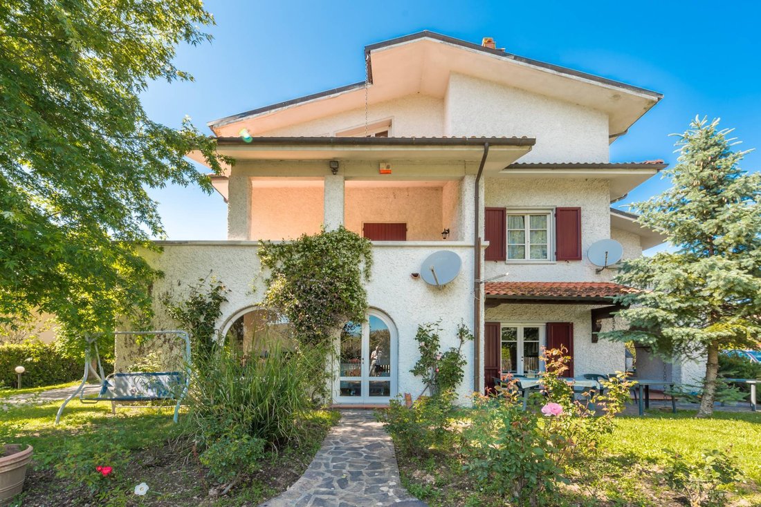 Villa In Vendita A Lucca, San Macario In Piano In Lucca, Tuscany, Italy For Sale (12929126)