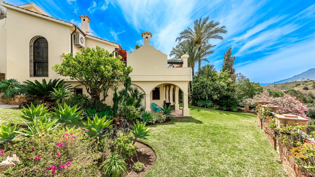 exquisite-spanish-villa-in-el-rosario-in-marbella-andalusia-spain-for