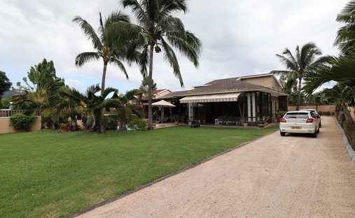 Luxury homes for sale in Case Noyale, Rivière Noire District, Mauritius ...