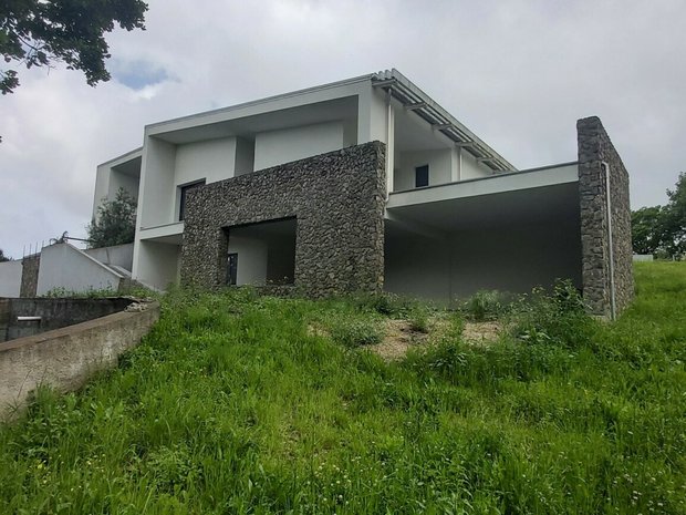 Luxury homes with garden for sale in Magolà, Calabria, Italy | JamesEdition