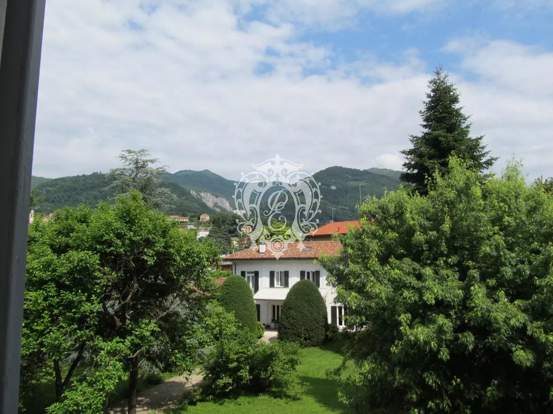 Villa From The 1900s To Be Restored In Erba, Lake In Erba, Lombardy ...