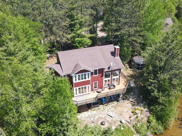 Luxury houses for sale in Otter Lake, Quebec, Canada | JamesEdition