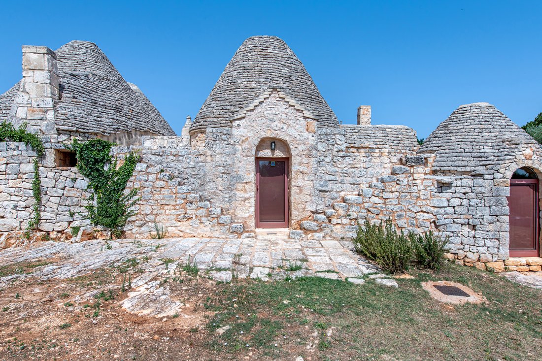 Luxury Trulli Complex With Pool In The Charming Monte Reale In Apulia ...