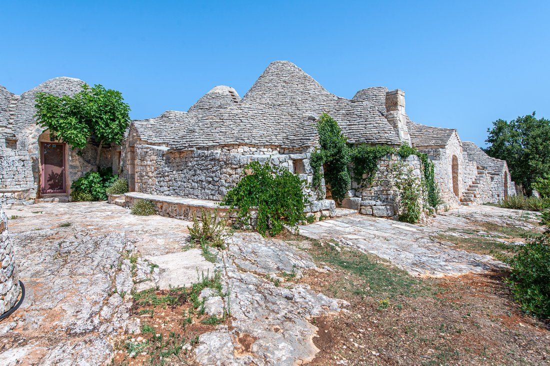 Luxury Trulli Complex With Pool In The Charming Monte Reale In Apulia ...
