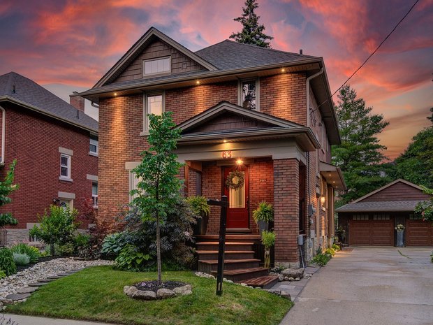 Luxury homes for sale in Kitchener, Ontario, Canada | JamesEdition