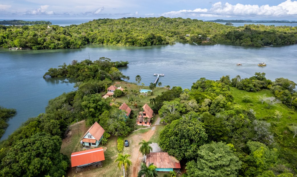 Waterfront Retreat With Guest Lodges In Boca Chica, Chiriquí Province ...
