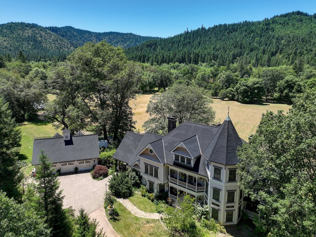 flying-b-bar-ranch-in-cave-junction-oregon-united-states-for-sale