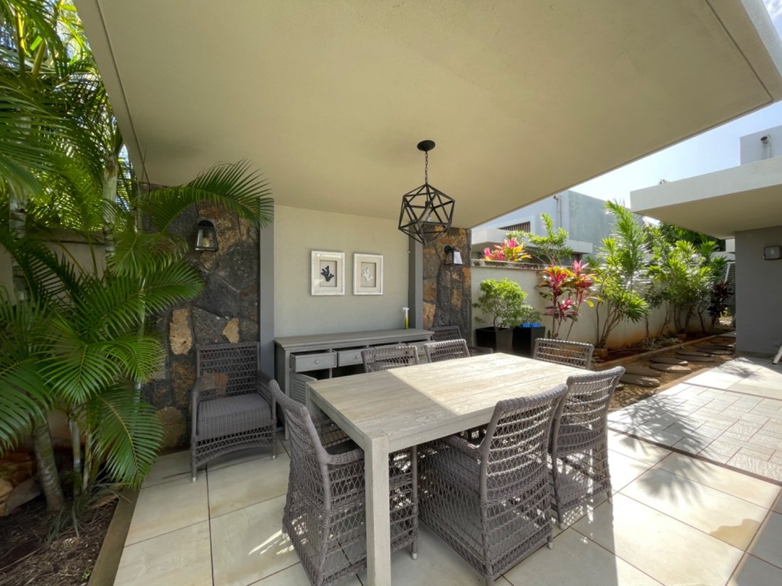 Splendid Pds Villa Within A In Terre Rouge, Pamplemousses District ...