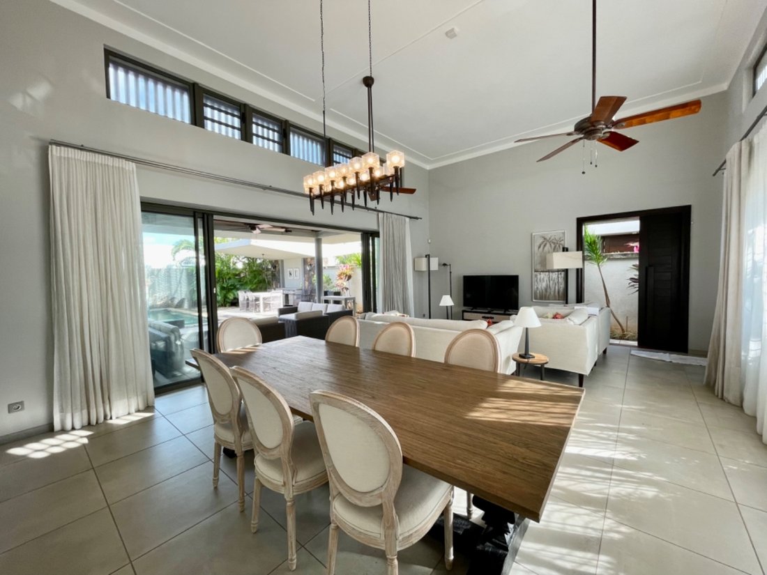 Splendid Pds Villa Within A In Terre Rouge, Pamplemousses District ...