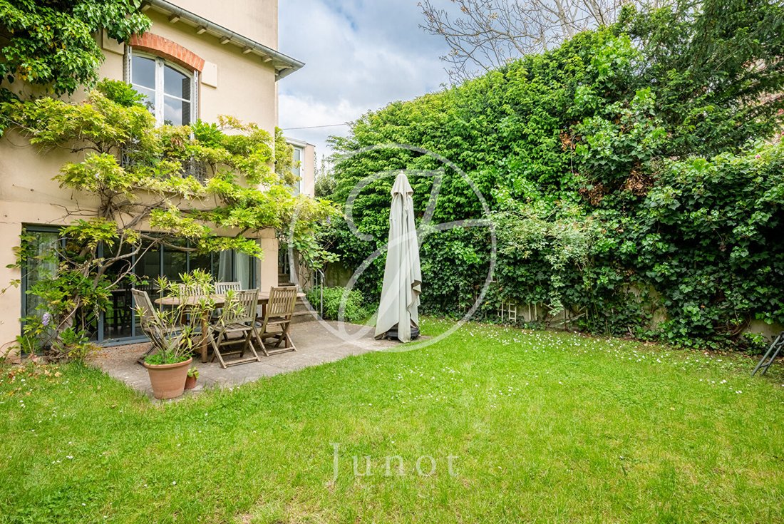 Maison Garches 6 Pièce(s) 151 M2 In Garches, île De France, France For ...