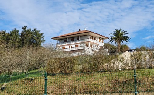 Luxury villas for sale in Lezo, Basque Country, Spain | JamesEdition