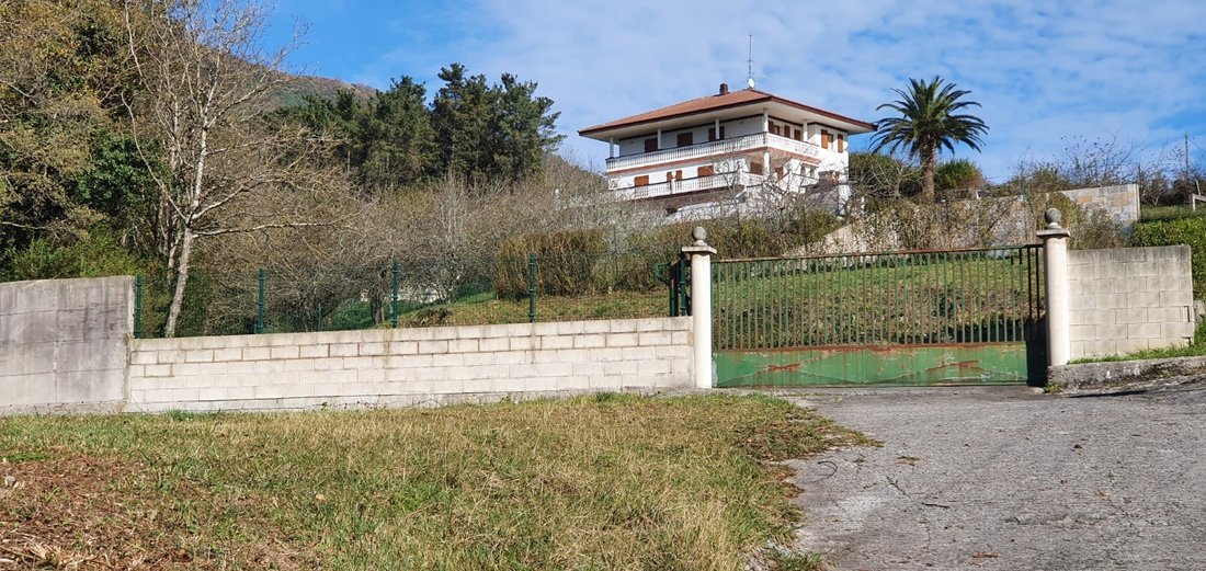 Lezo Villa In Lezo, Basque Country, Spain For Sale (12984536)