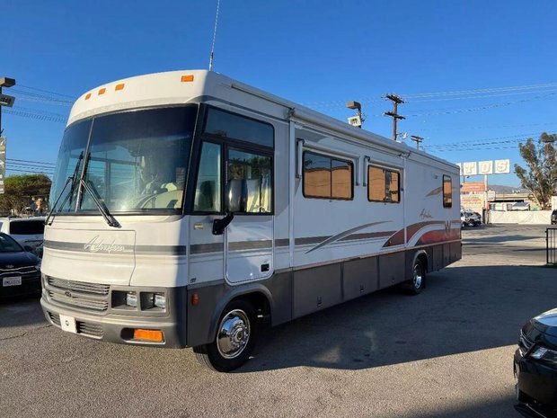 Winnebago Adventurer for sale | JamesEdition