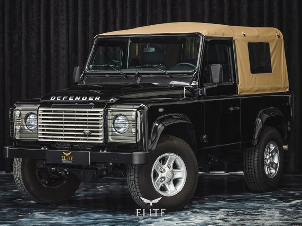 Land Rover Defender 90 for sale in Portugal | JamesEdition