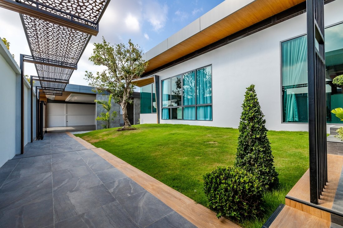 High Class Living In A Private And In Pattaya City, Chon Buri, Thailand ...