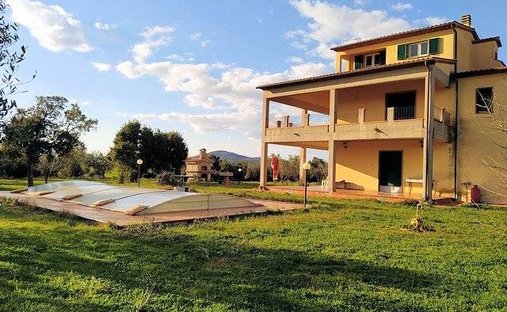 Luxury homes for sale in Capalbio Scalo, Tuscany, Italy | JamesEdition