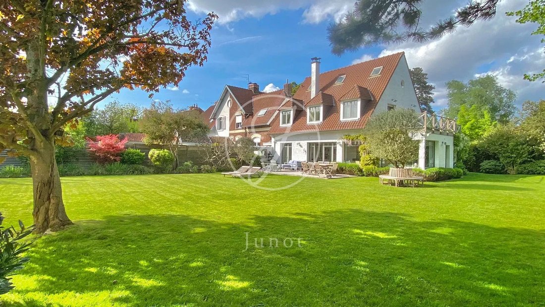 Croix House In Croix, Hauts De France, France For Sale (13026138)