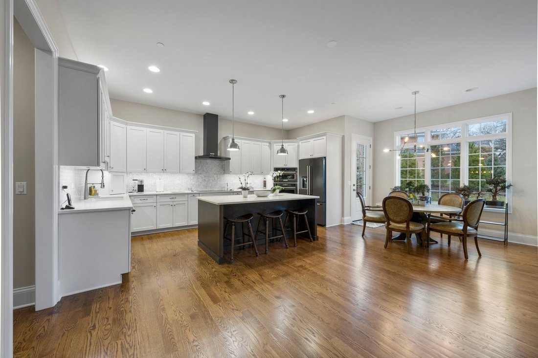 120 Saddle Brook Drive In Oak Brook, Illinois, United States For Sale ...