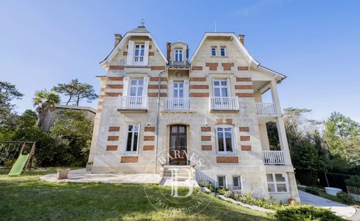 Luxury homes for sale in Soulac-sur-Mer, Nouvelle-Aquitaine, France ...