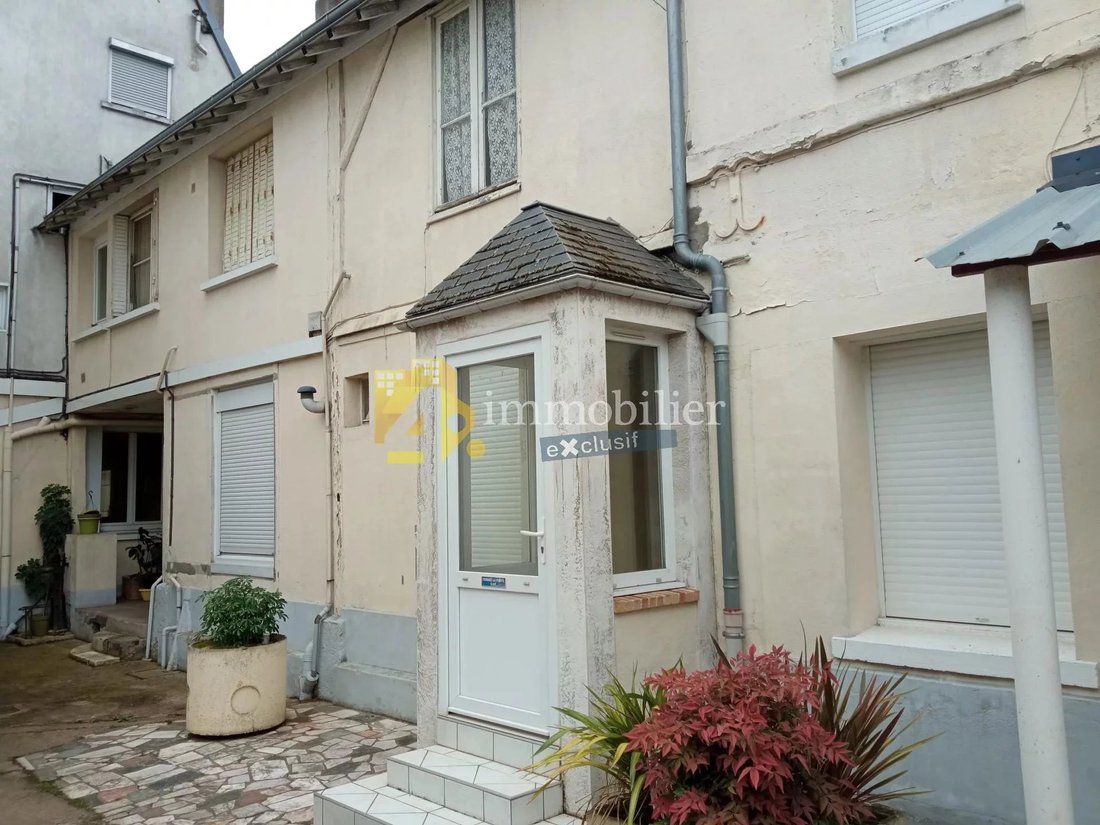 Edificio Vendôme En Vendôme, Centro, Francia En Venta (12167618)