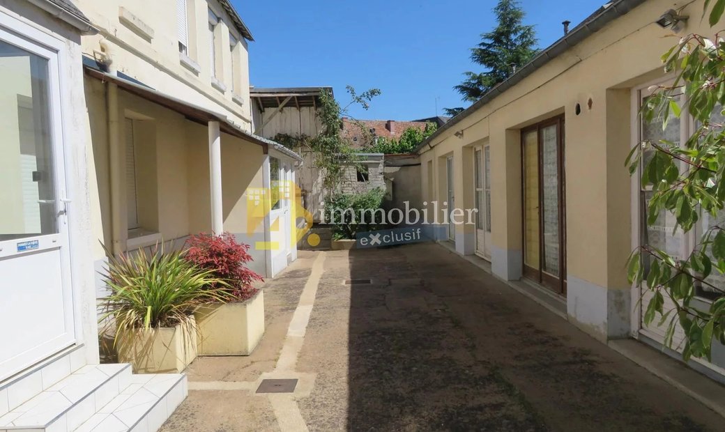 Edificio Vendôme En Vendôme, Centro, Francia En Venta (12167618)