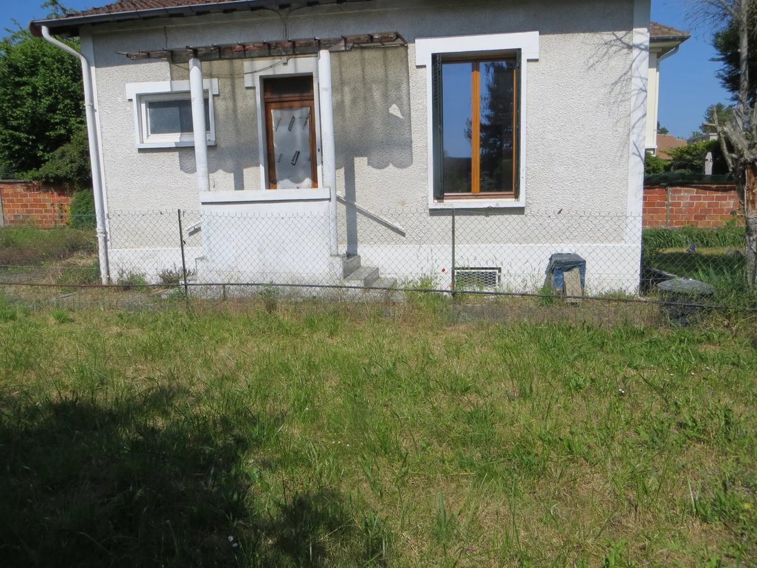 Le Mesnil Le Roi House In Le Mesnil Le Roi, île De France, France For ... Le Mesnil Le Roi House In Le Mesnil Le Roi, île De France, France For ...