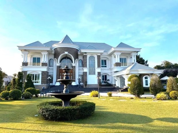 Luxury homes for sale in Lam Luk Ka, Pathum Thani, Thailand | JamesEdition
