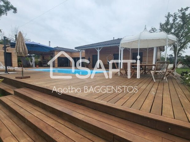 Luxury homes for sale in Saint-Léger-de-Balson, Nouvelle-Aquitaine ...