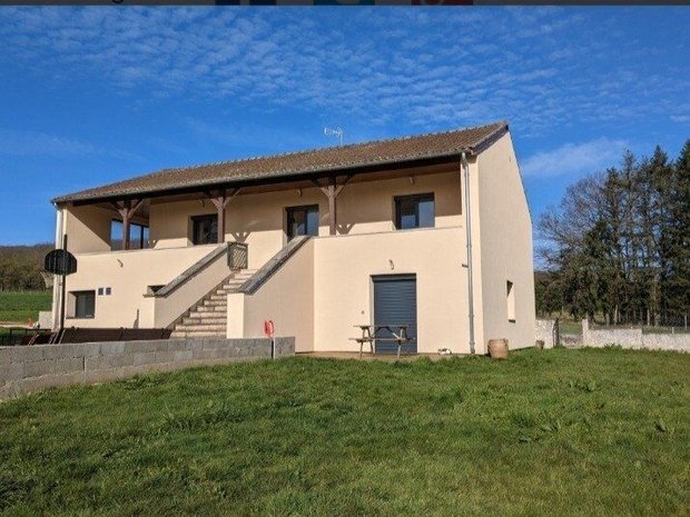 Luxury houses with balcony for sale in Laizé, Bourgogne-Franche-Comté ...