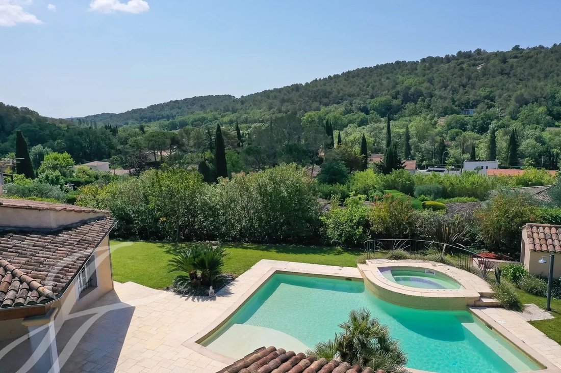 Perfect Calm And Open Vistas In Opio, Provence Alpes Côte D'azur ...