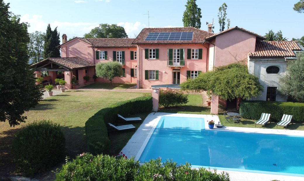 Historic Farmhouse Overlooking The Vineyards In Piedmont, Italy For ...