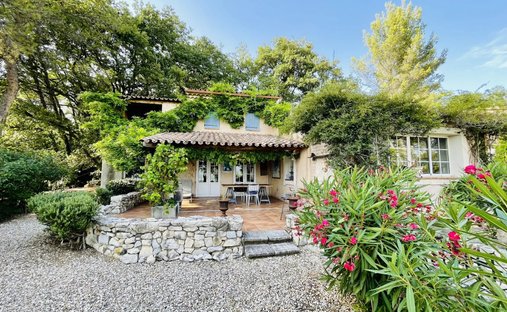 Luxury homes for sale in Villedieu, Provence-Alpes-Côte d'Azur, France ...