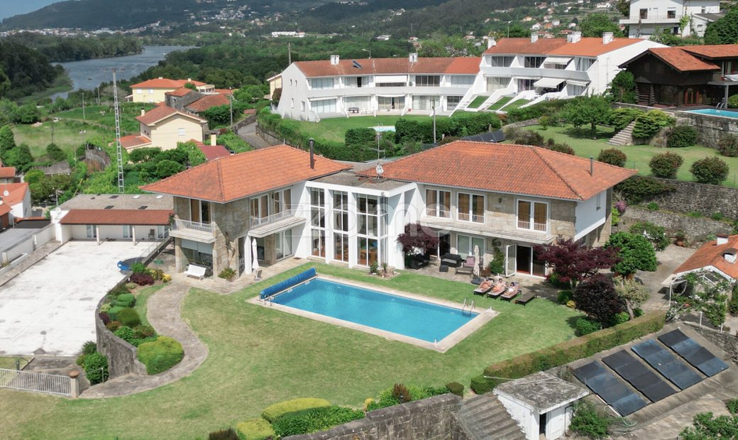 Vila Nova De Cerveira House In Lanhelas, Viana Do Castelo District ...