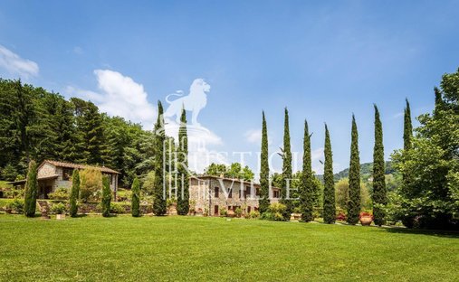 Luxury farm ranches for sale in Lucca, Tuscany, Italy | JamesEdition