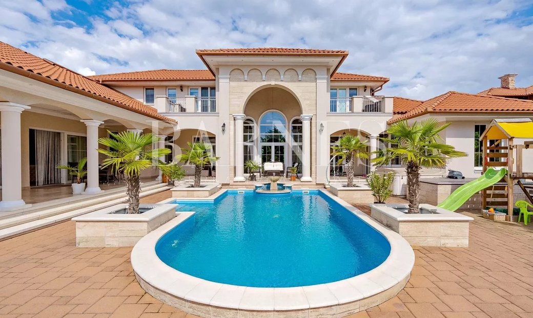 American Style Luxury Family Villa Dans érd, Pest, Hongrie à Louer ...