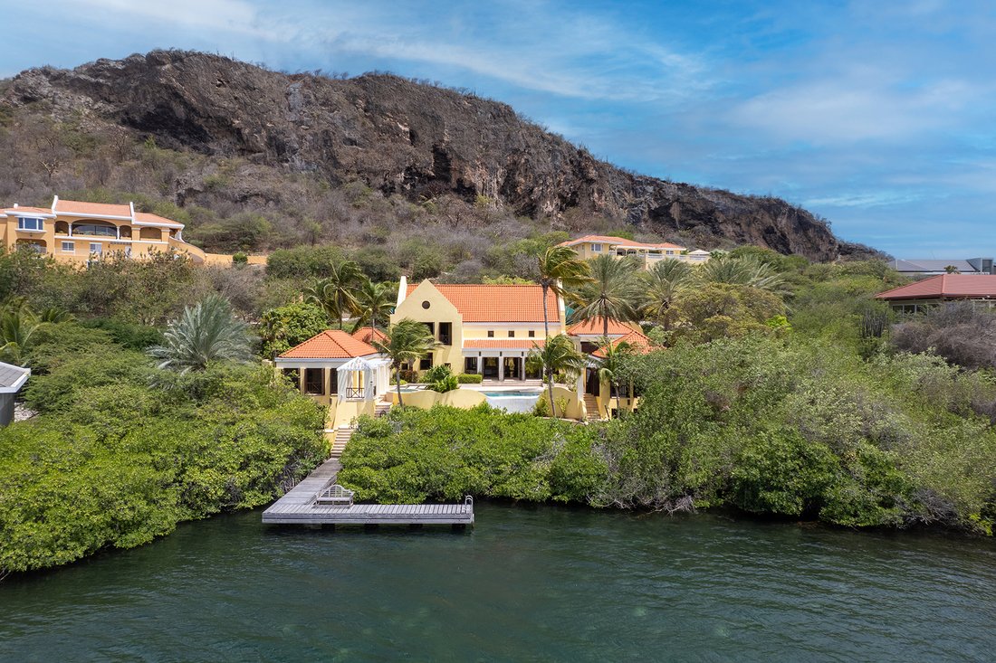 Seru Boca Estate Grand Waterfront Villa 9 In Willemstad, Curaçao ...