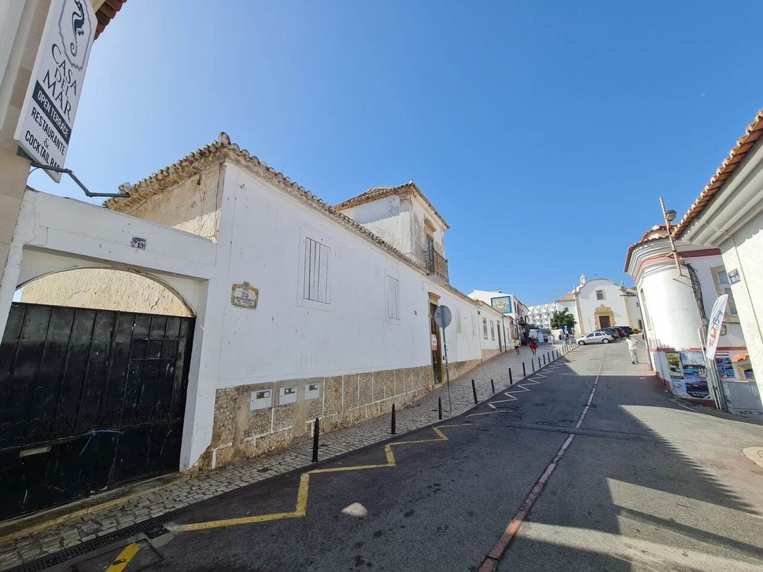 Villa For Sale In The Historic Center Of In Albufeira, Algarve ...