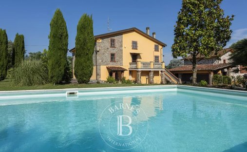 Luxury homes for sale in Capannori, Tuscany, Italy | JamesEdition