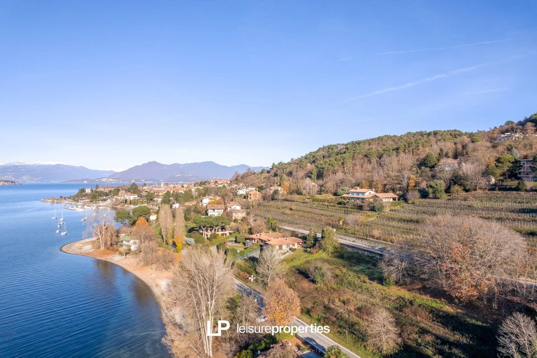 Villa Ranco In Ranco, Lombardy, Lombardy, Italy For Sale (13114964)