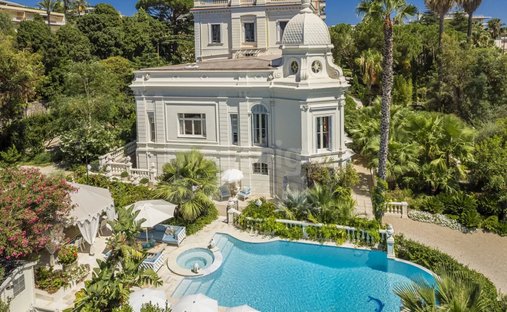 Luxury homes for sale in Croisette Beach Cannes, Provence-Alpes-Côte d ...