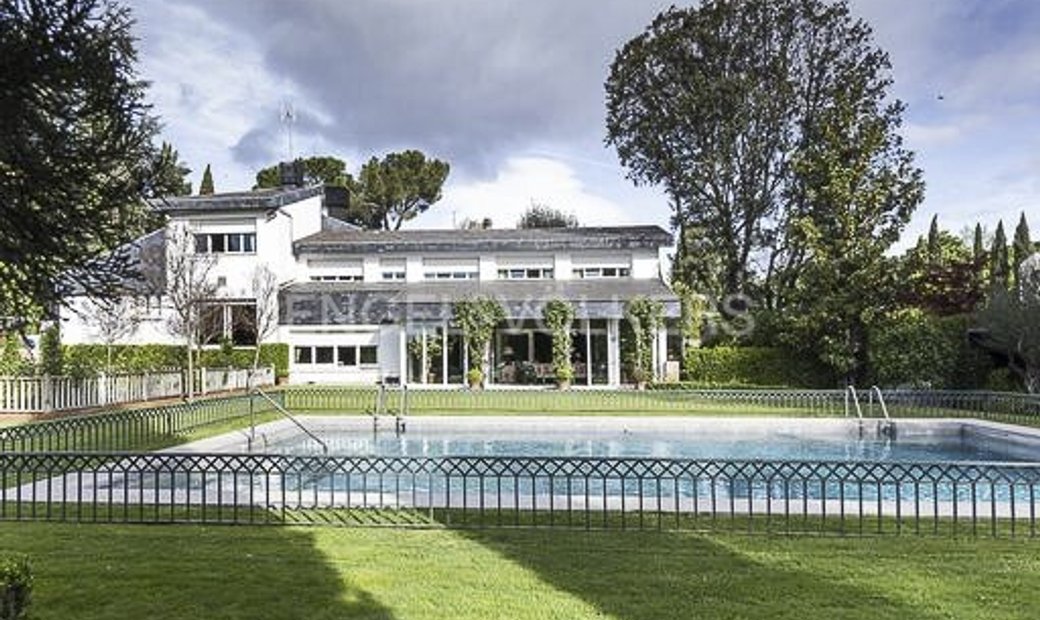 Classic Style Detached House In Moncloa Aravaca, Community Of Madrid ...