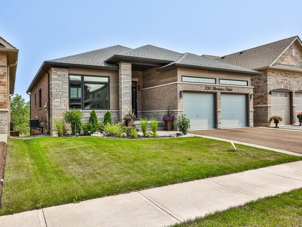 Luxury lake view homes for sale in Welland, Ontario, Canada | JamesEdition