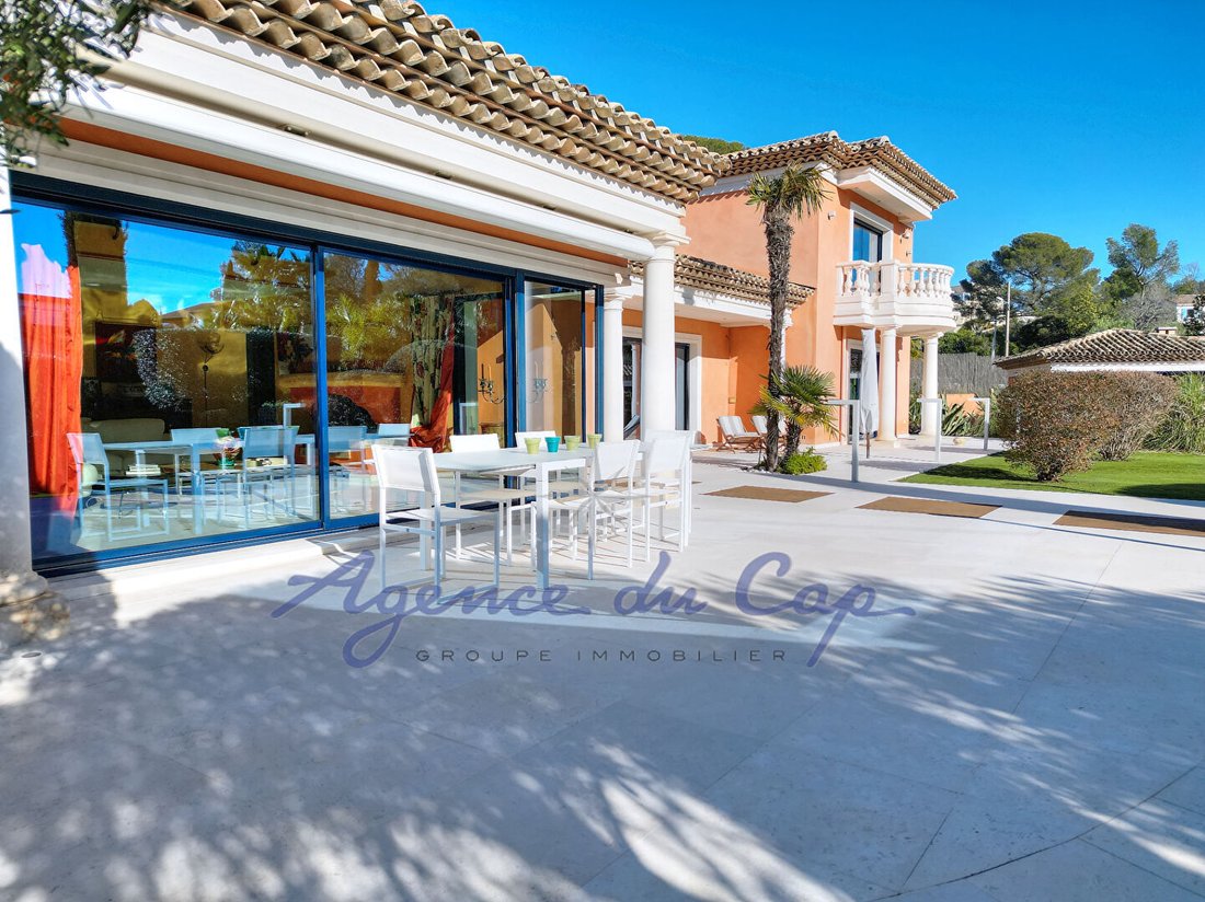 Saint Raphael Notre Dame In Saint Raphaël, Provence Alpes Côte D'azur ...