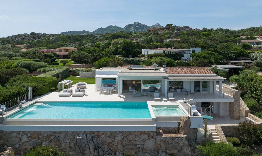 Villa Liscia Di Vacca Elegant And Modern In Porto Cervo, Sardinia ...