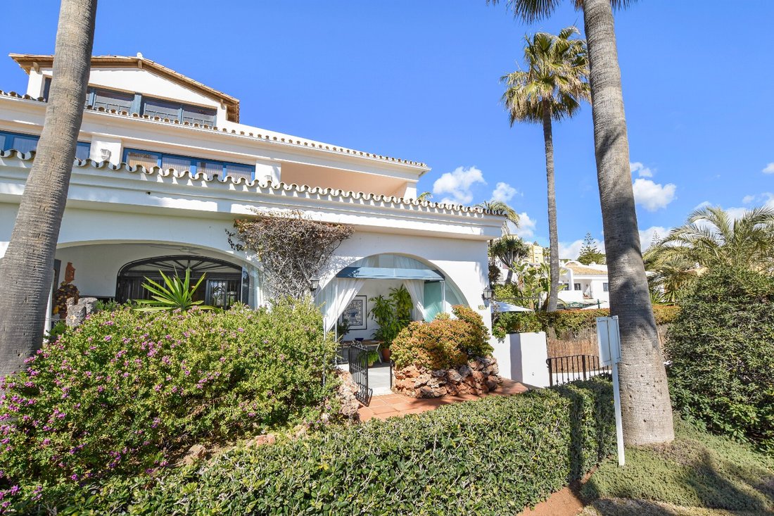 Frontline Beach Duplex In In Puerto De Cabopino, Elviria Cabopino ...